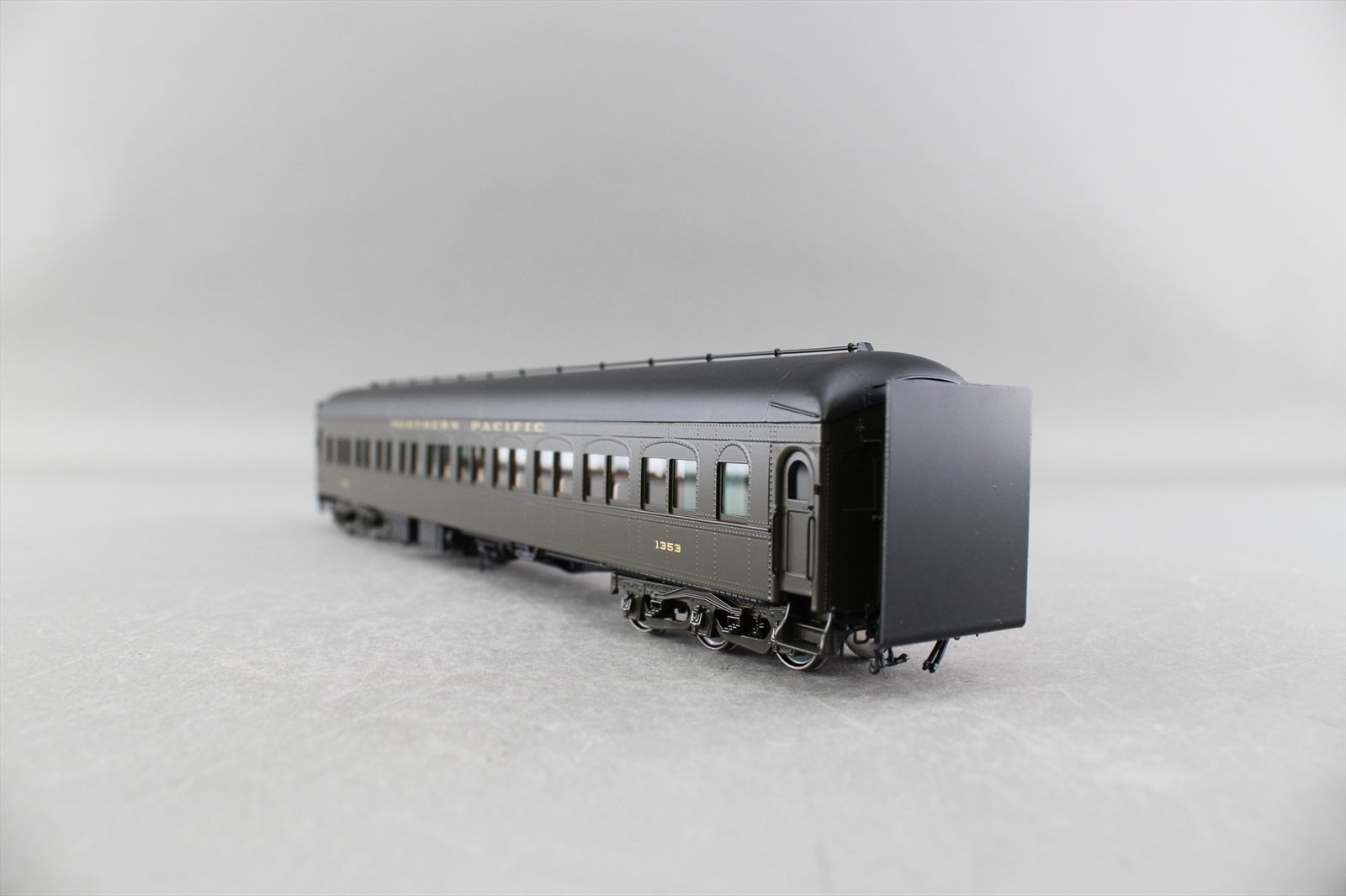 HO Brass Model - W&R NP Northern Pacific Pullman Green Deluxe Coach ...