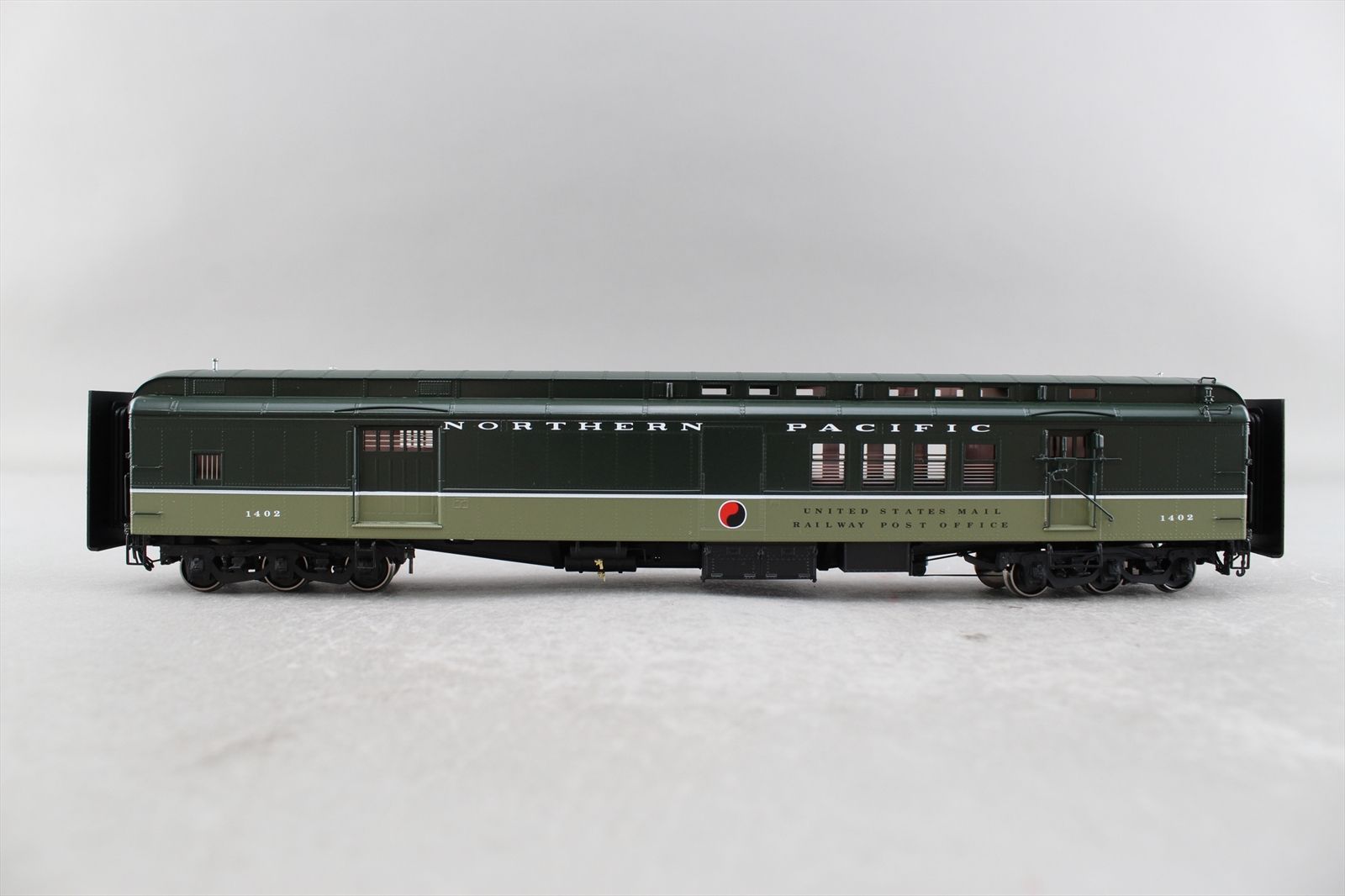 HO Brass Model – W&R NP Northern Pacific Loewy Mail & Express Car #1402 ...
