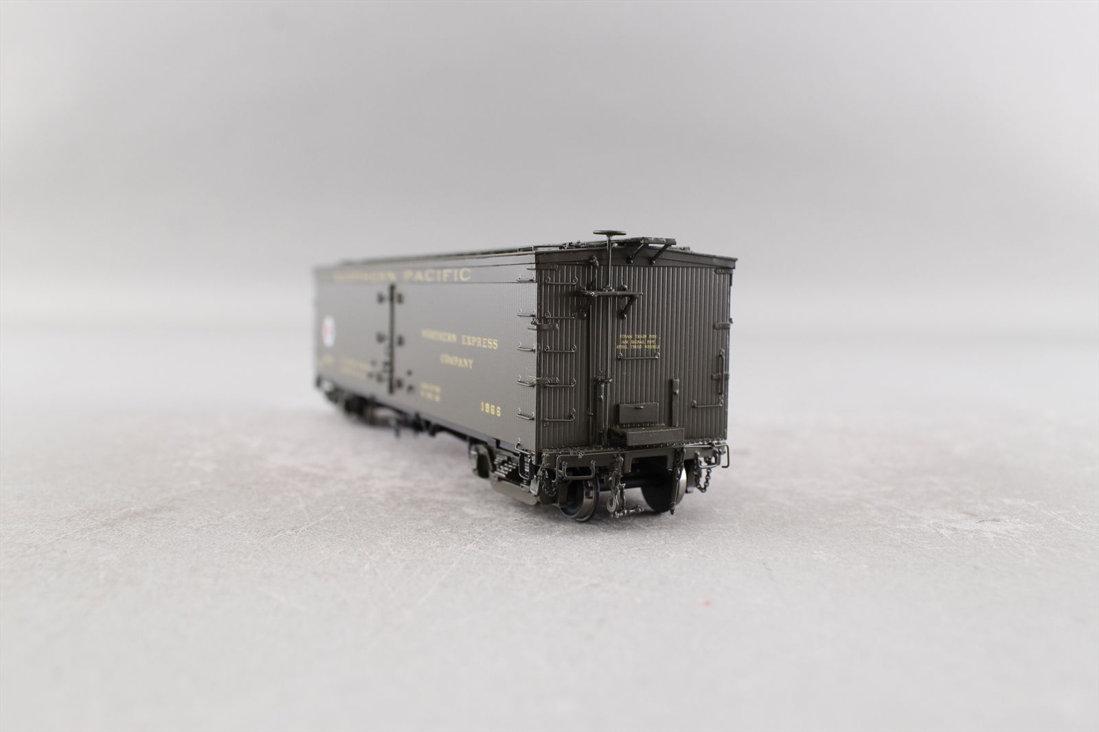 HO Brass Model - W&R NP Northern Pacific Express Reefer Version 2 Small ...