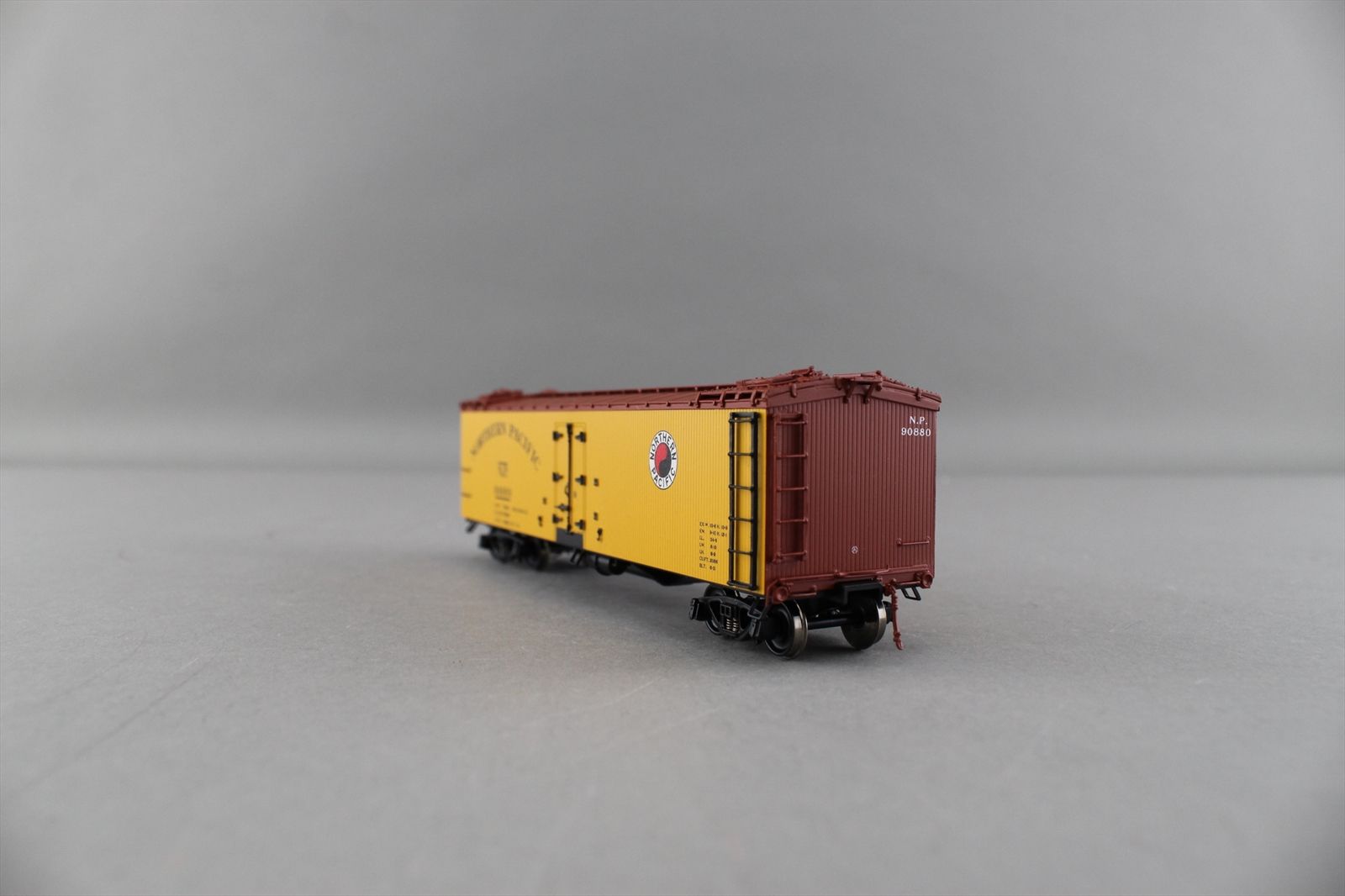 HO Brass Model - W&R Version 3 NP Northern Pacific Wood Reefer Yellow ...
