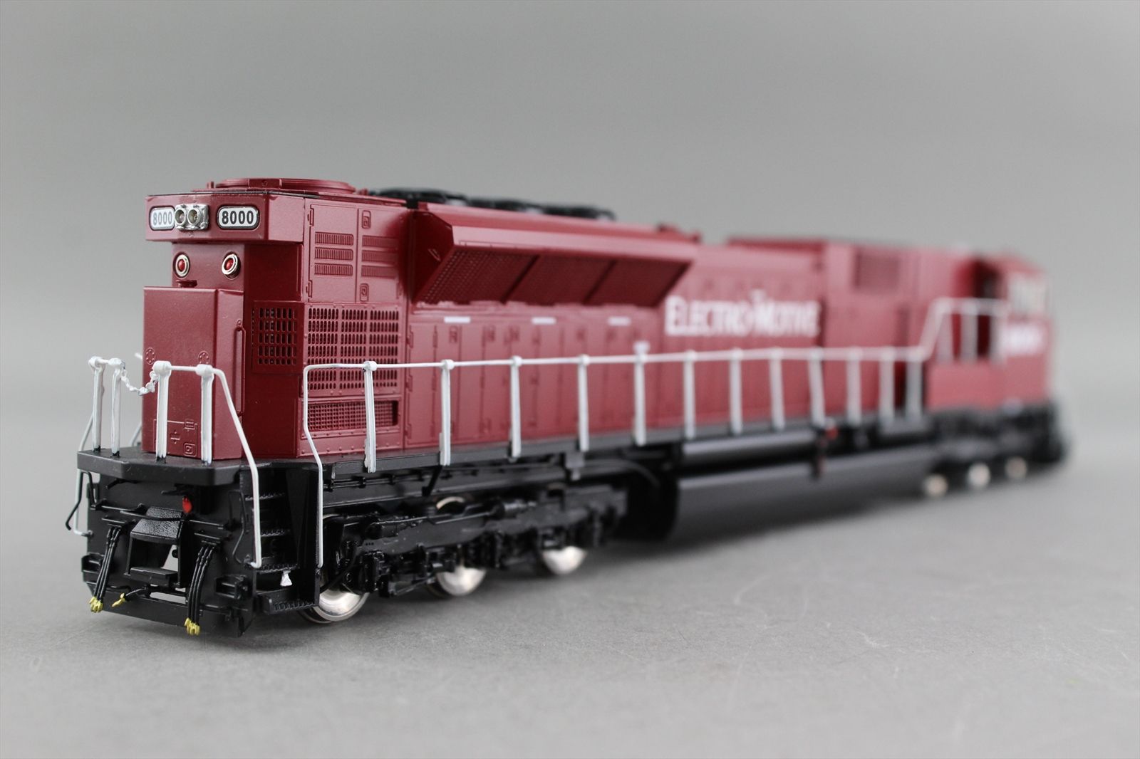 HO Brass Model – OMI 6607.1 EMD SD80MAC Demo Demonstrator #8000 – F/P – 1996 Run – Ajin