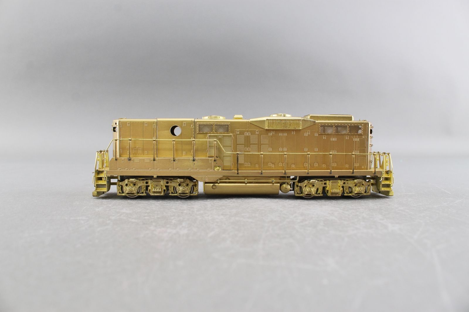 HO Brass Model - Oriental UP Union Pacific GP9 GP9B MB Version - Unpainted - 1984 Run - Samhongsa