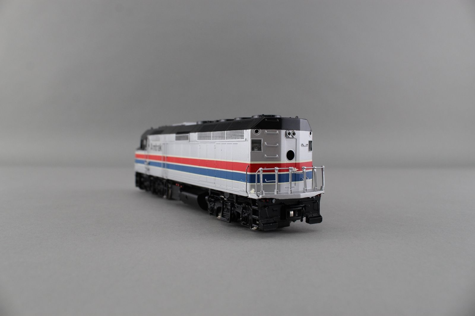 HO Brass Model - PFM Amtrak F40Ph Phase I Wide Band - F/P - 1985 Run ...