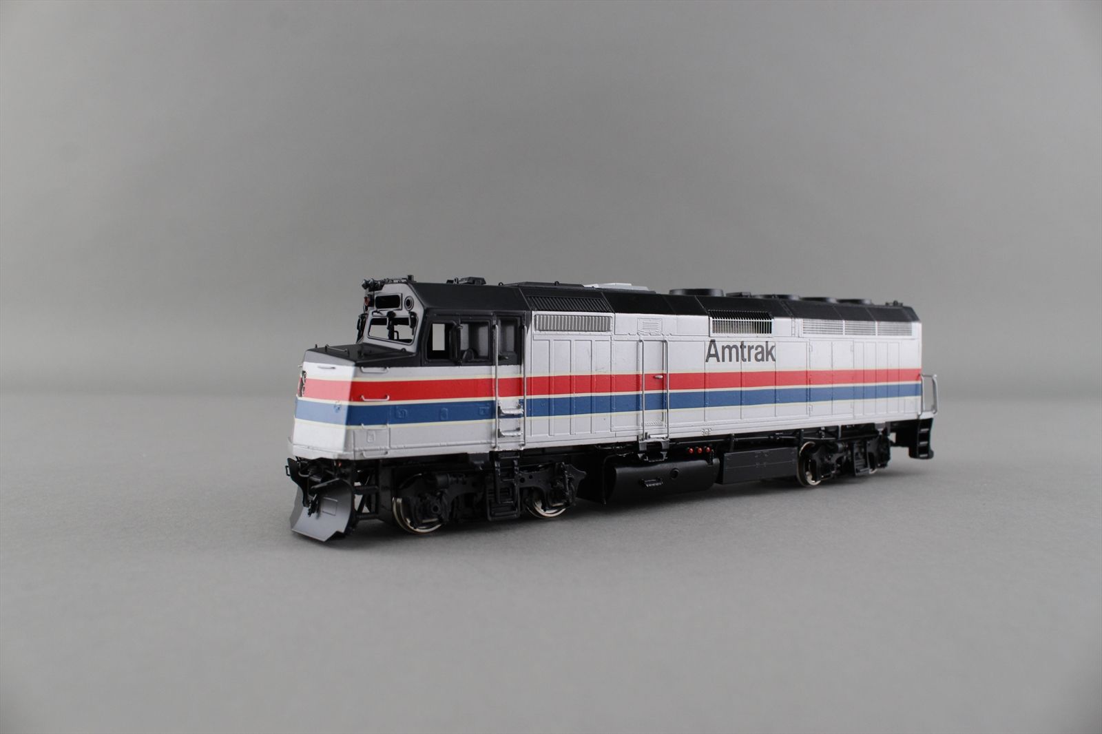 HO Brass Model - PFM Amtrak F40Ph Phase II Wide Band - F/P - 1985 Run ...