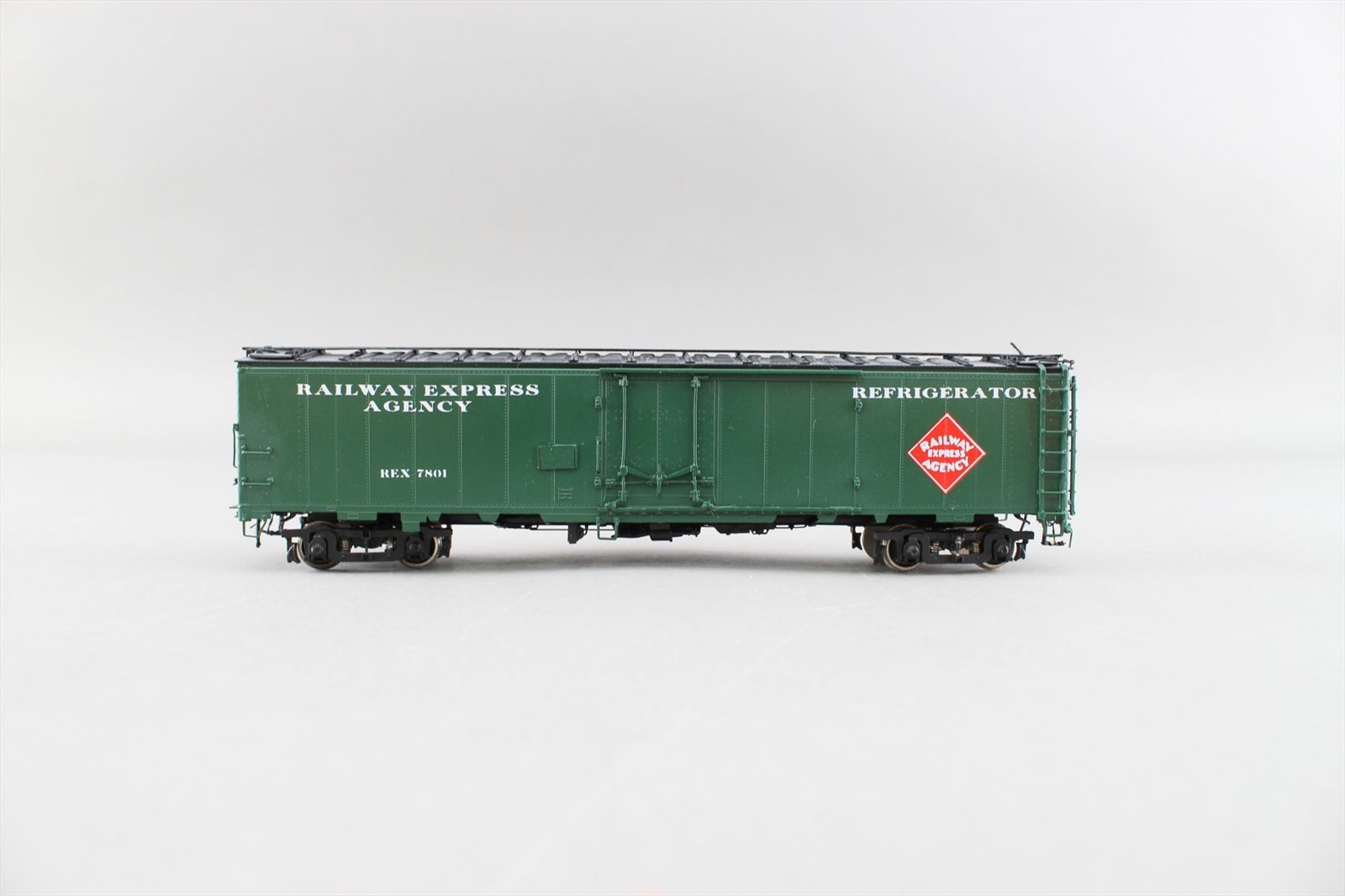 HO Brass Model - CIL 2068.1 REA Railway Express Agency 52' Reefer REX ...