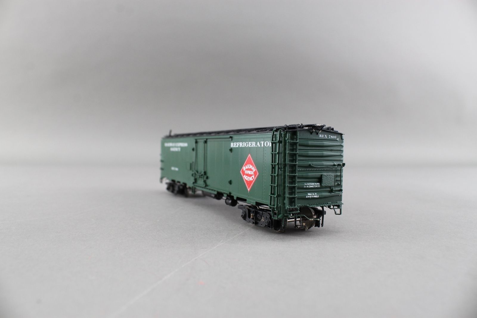 HO Brass Model - CIL 2068.1 REA Railway Express Agency 52' Reefer REX ...