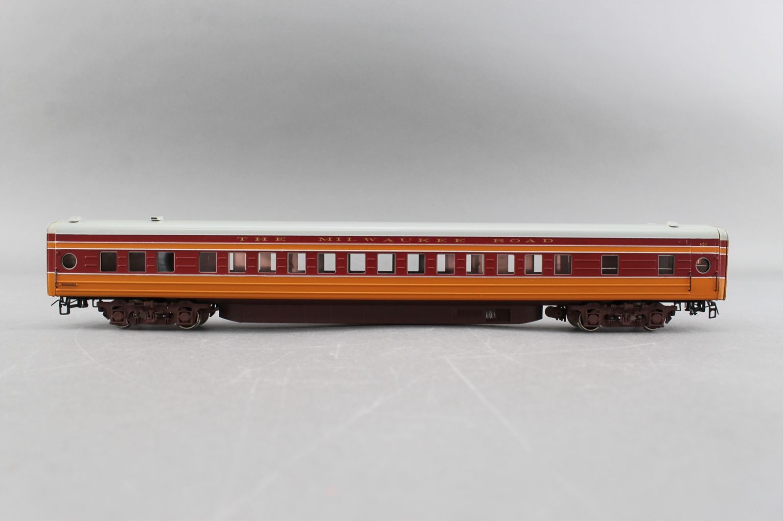 HO Brass Model - PSC 17196-2 Milwaukee 1939 Hiawatha 79'6" Coach #451 ...