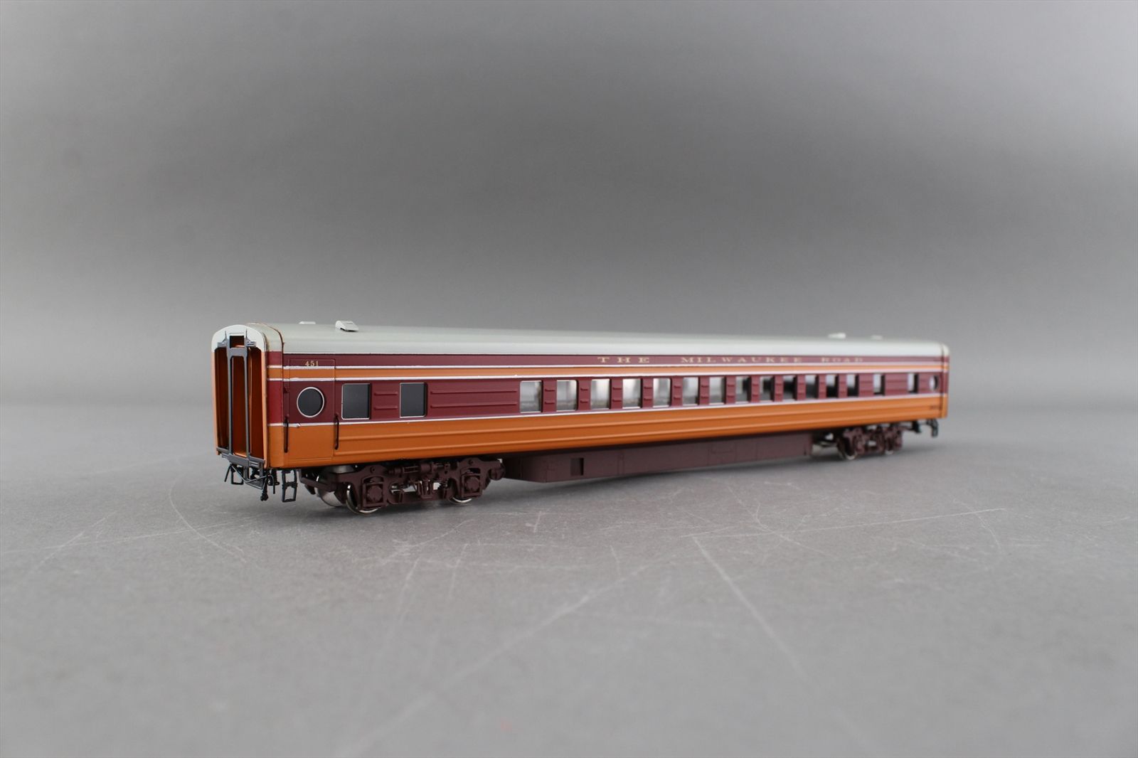 HO Brass Model - PSC 17196-2 Milwaukee 1939 Hiawatha 79'6" Coach #451 ...