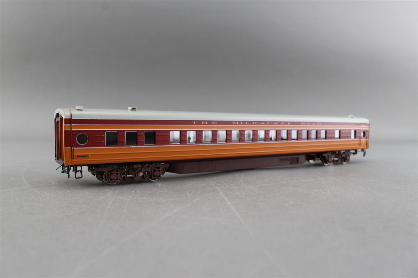 HO Brass Model - PSC 17196-2 Milwaukee 1939 Hiawatha 79'6" Coach #451 ...