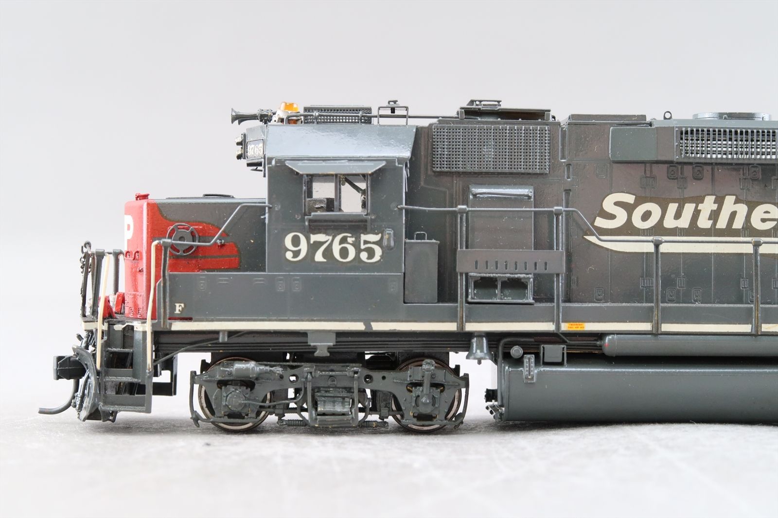 HO Brass Model - OMI 5843 SP Southern Pacific GP60 #9765 - Custom - 1992 Run - Ajin - BT Box