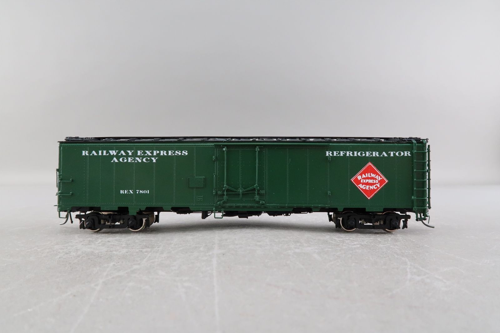 HO Brass Model - CIL 2068.1 REA Railway Express Agency 52' Reefer REX ...