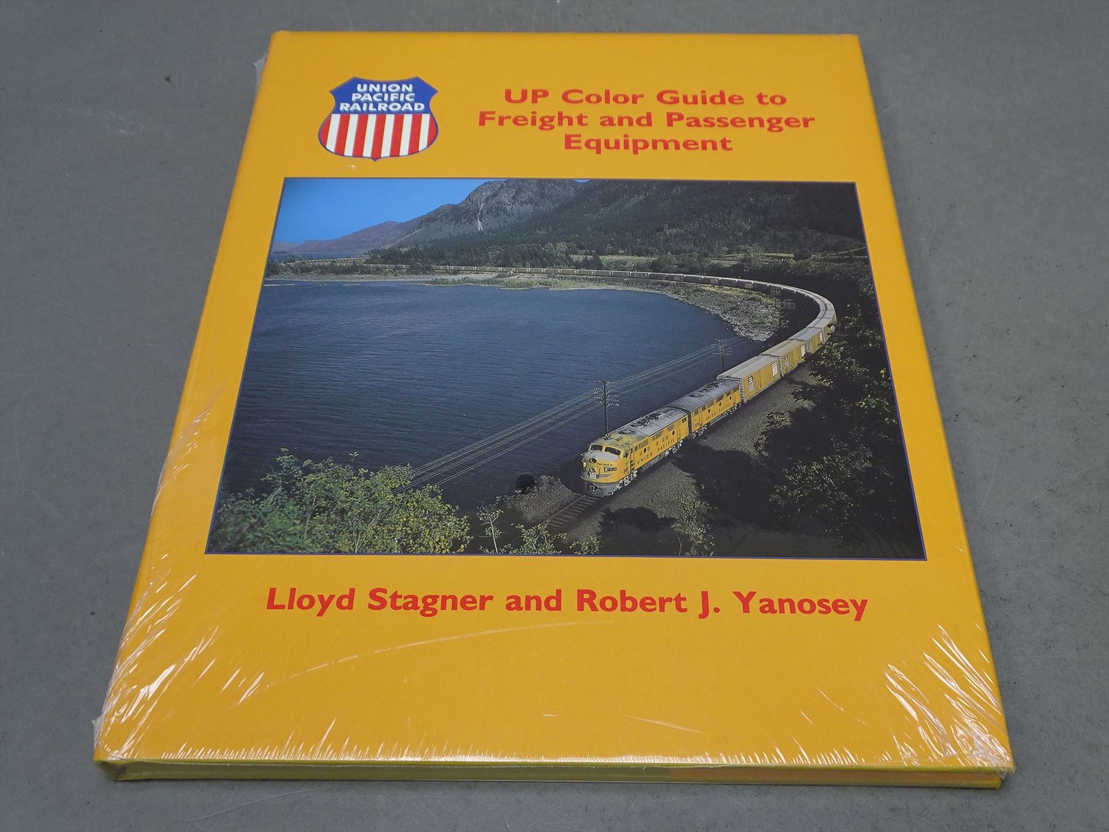 Railroad Book - UP (Union Pacific) Color Guide to Freight and Passenger ...