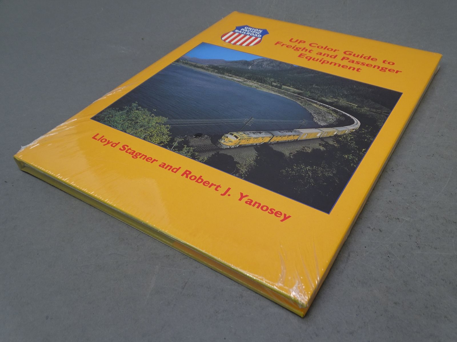 Railroad Book - UP (Union Pacific) Color Guide to Freight and Passenger ...