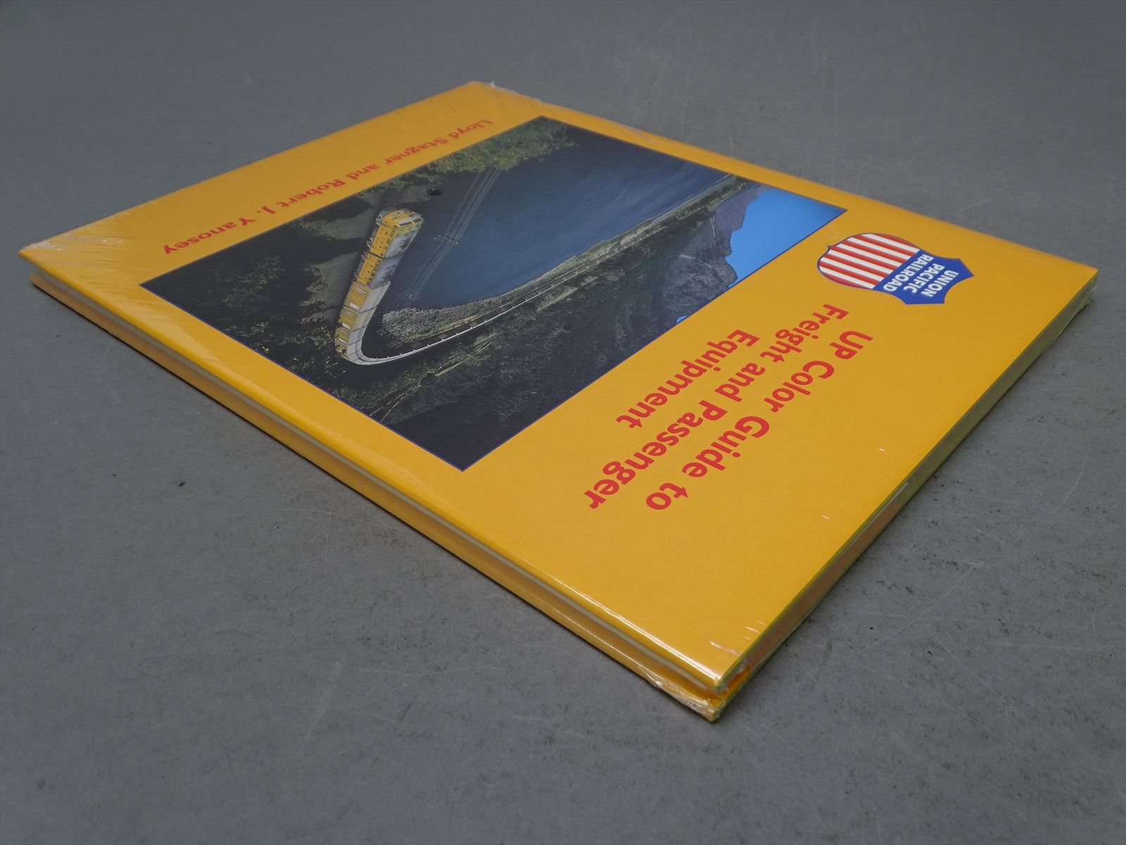 Railroad Book - UP (Union Pacific) Color Guide to Freight and Passenger ...