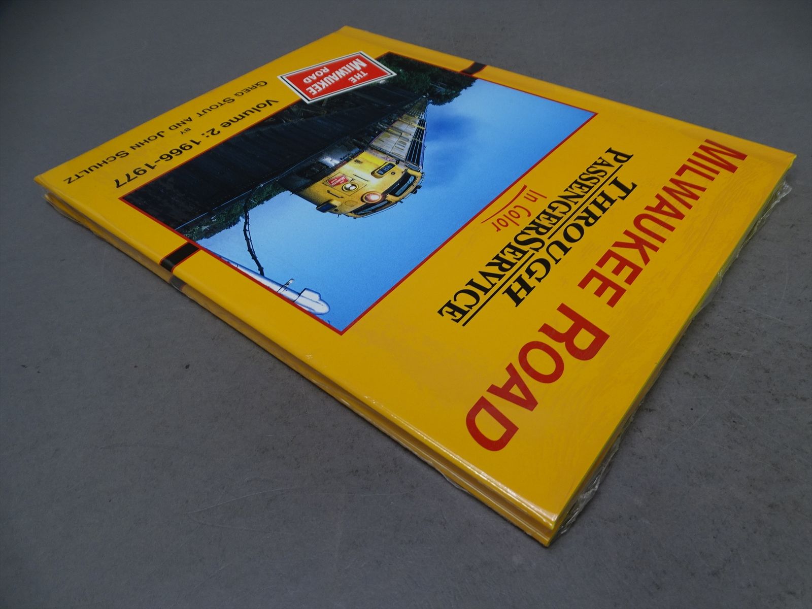 Railroad Book - Milwaukee Road Through Passenger Service in Color, Vol ...