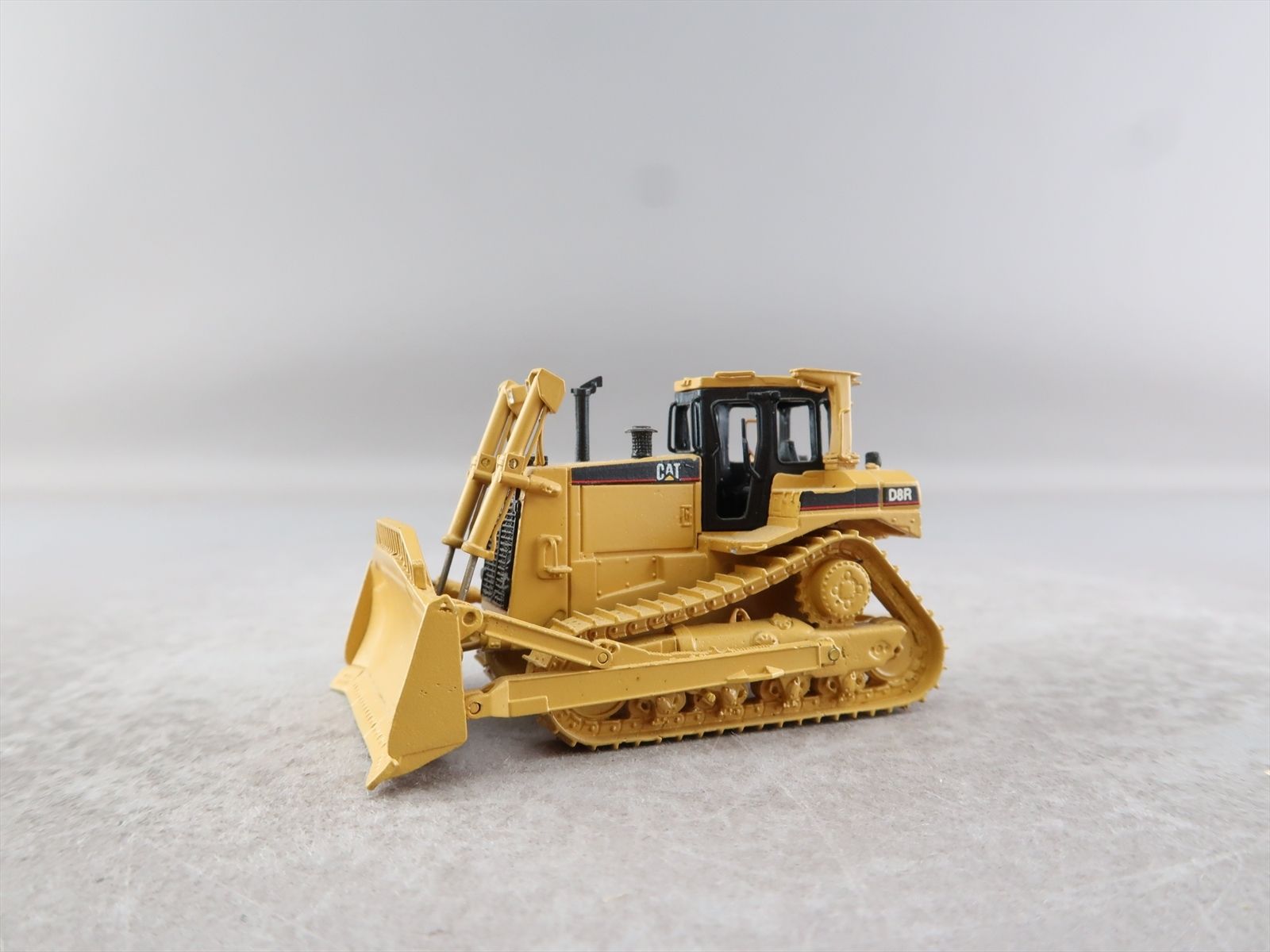 HO Brass Model - CCM Classic Construction Models CAT D8R Track-Type ...