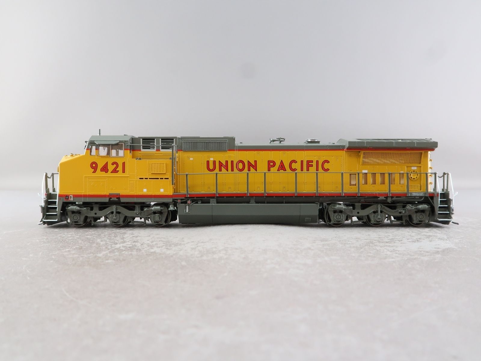 HO Brass Model - OMI 5835.1 UP Union Pacific Dash 8-40CW #9421 - F/P ...