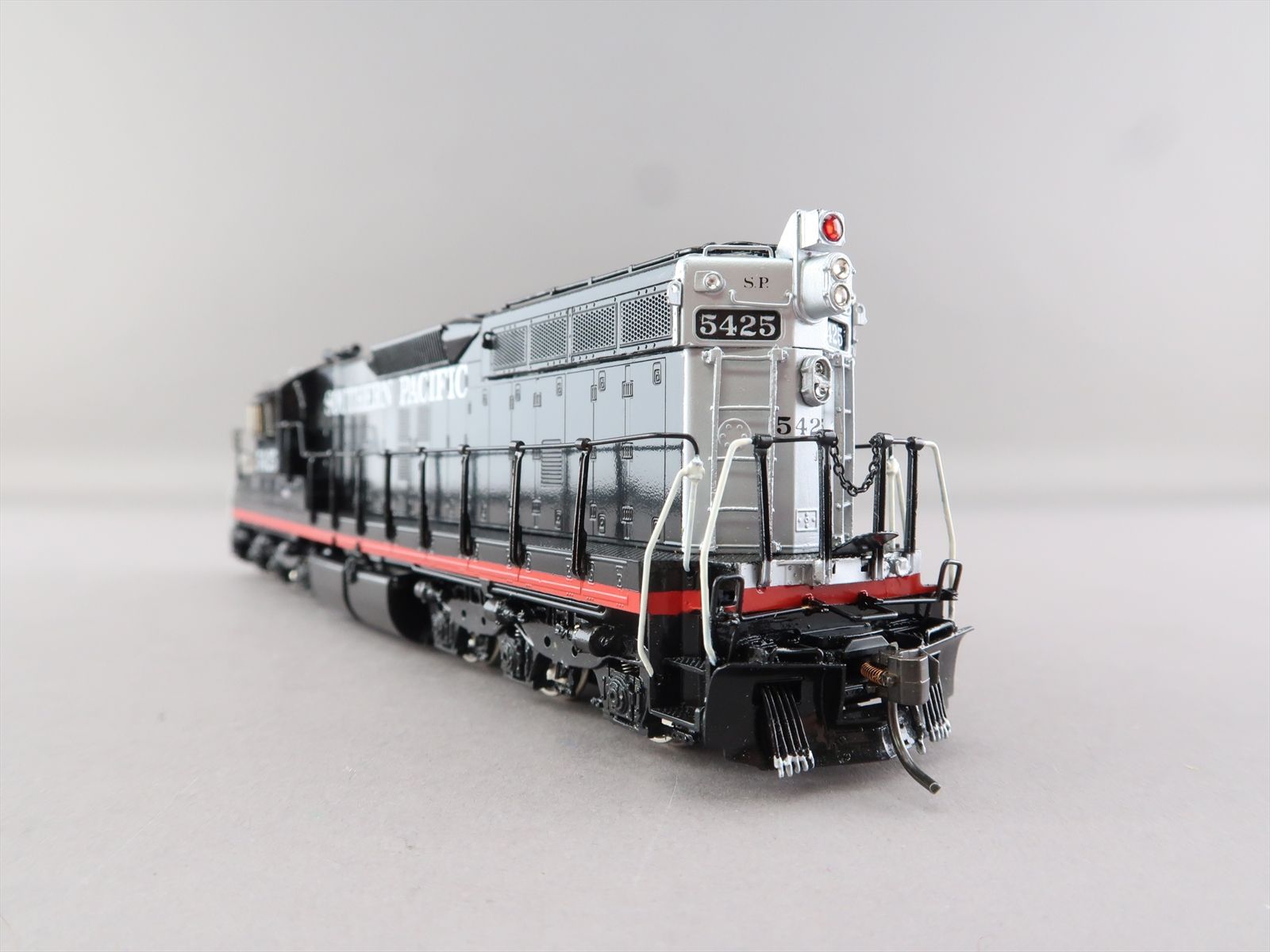 HO Brass Model - OMI 5182 SP Southern Pacific SD9 Black Widow #5425 - Custom - 1989 Run - Ajin