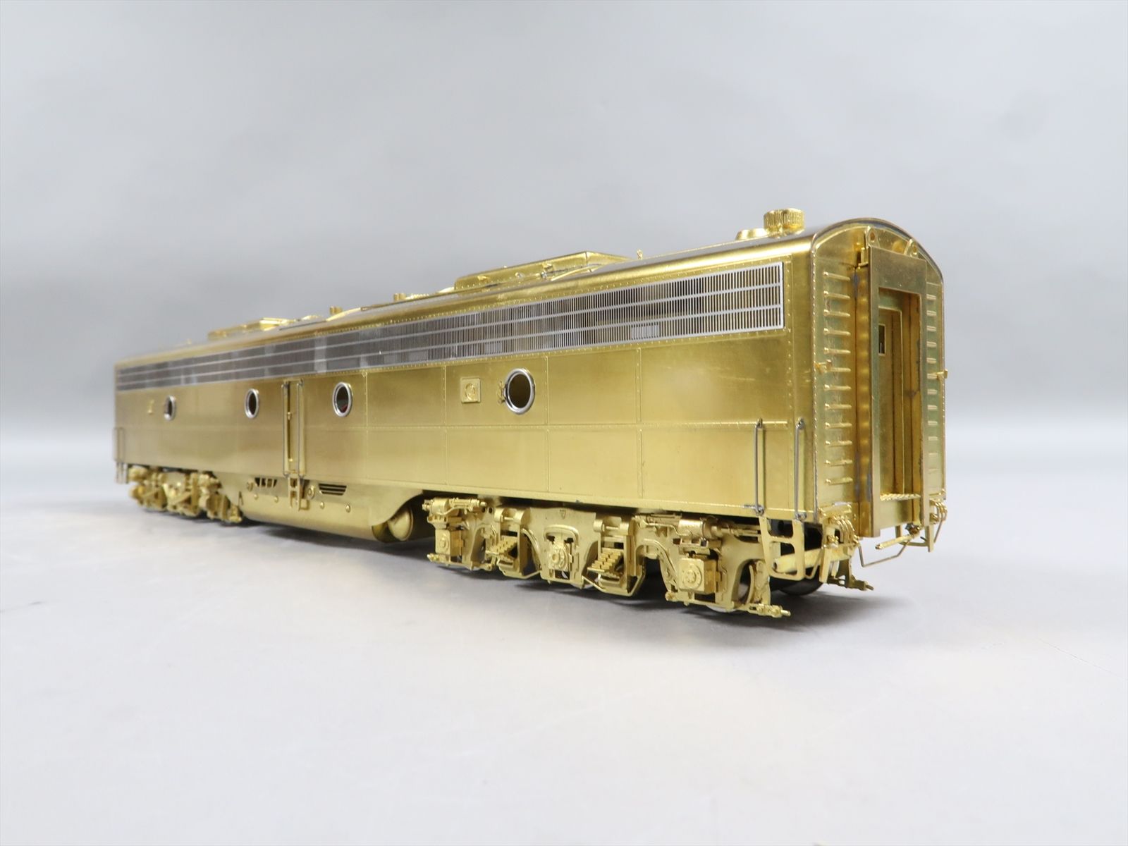 O Brass Model - OMI 0250 EMD E8/9 E8 E9 E8B E9B SINGLE B UNIT W/O ...