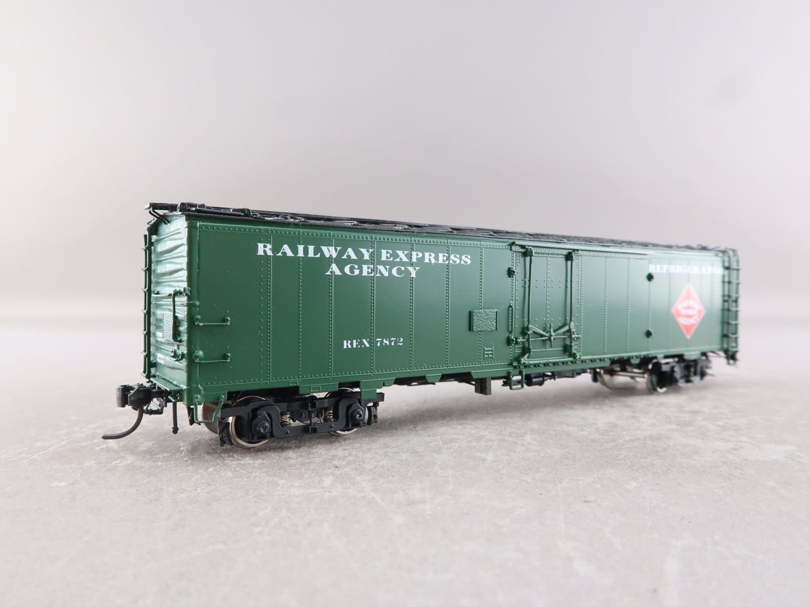 HO Brass Model - CIL 2068.1 REA Railway Express Agency 52' Reefer REX ...
