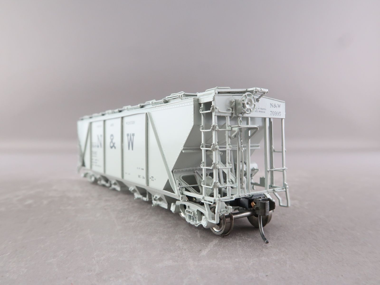 HO Brass Model - OMI 3340.1 N&W Norfolk & Western HC-3a Covered Hopper ...