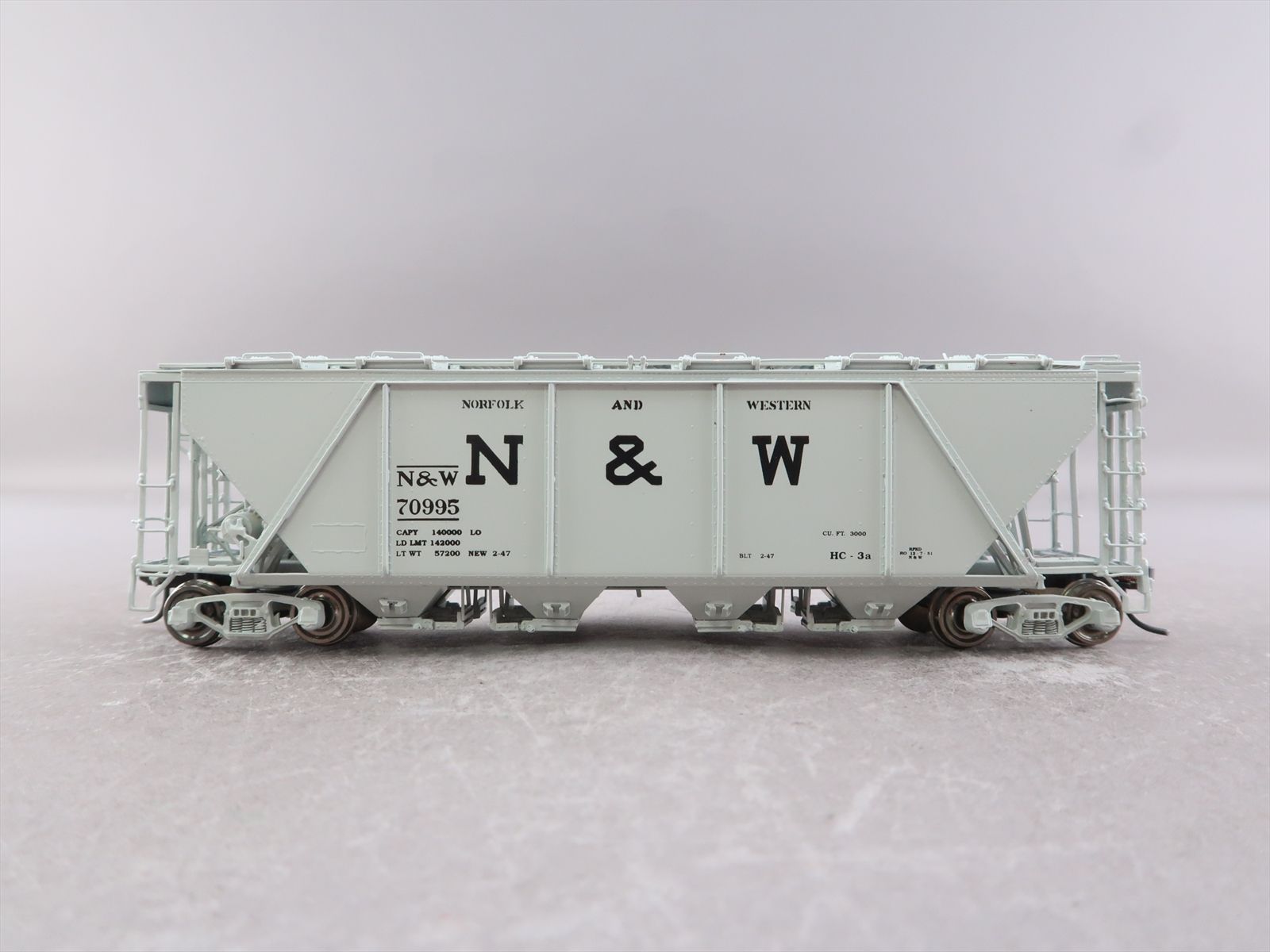 HO Brass Model - OMI 3340.1 N&W Norfolk & Western HC-3a Covered Hopper ...