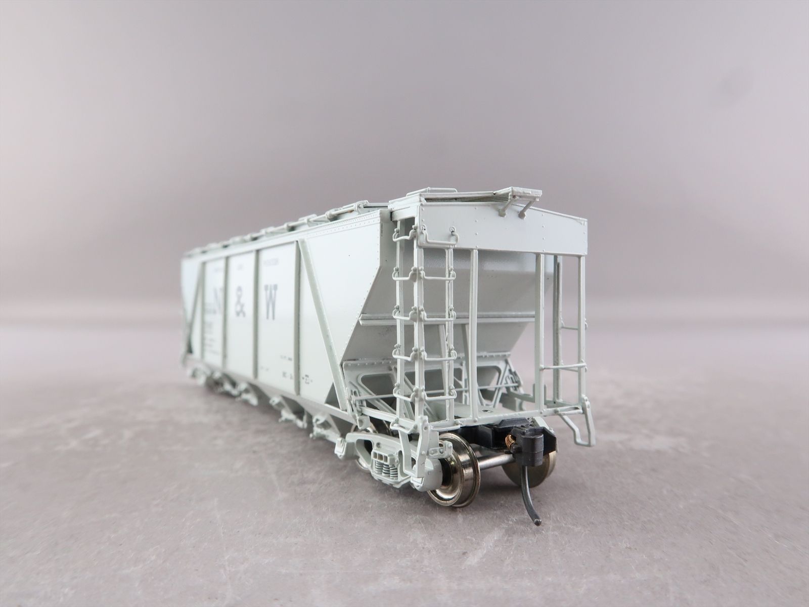 HO Brass Model - OMI 3340.1 N&W Norfolk & Western HC-3a Covered Hopper ...