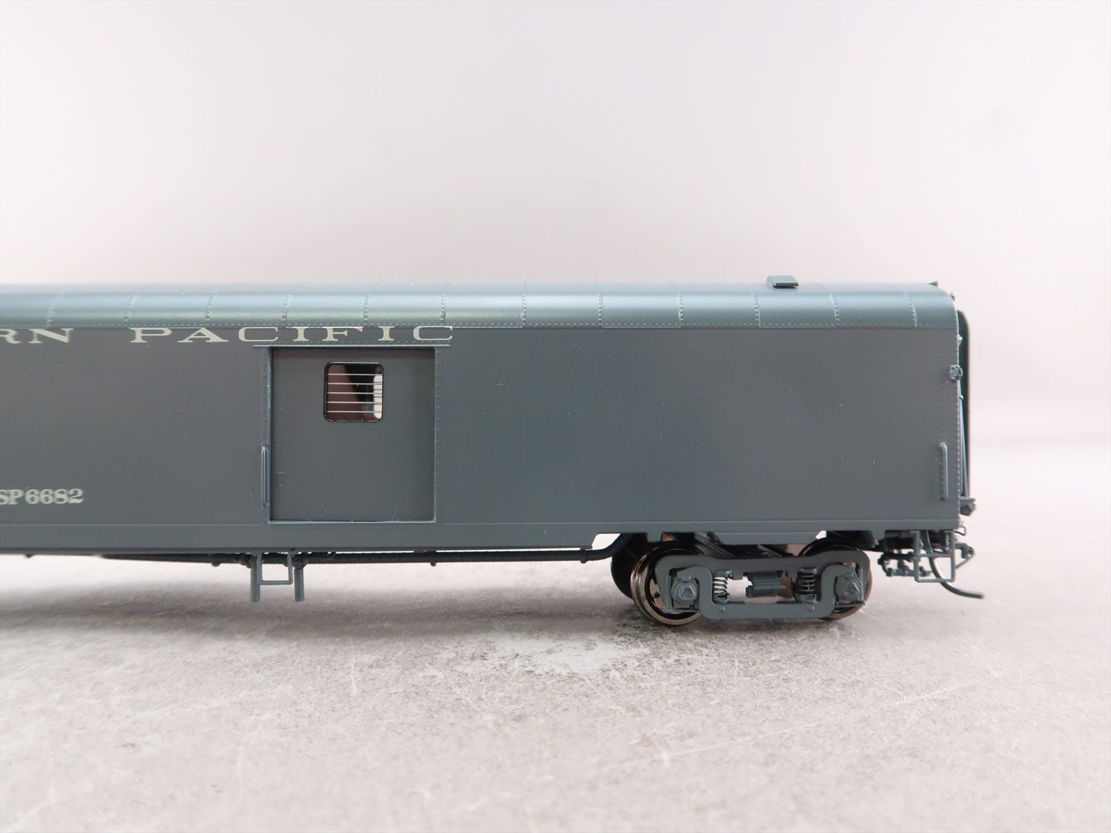 HO Brass Model - UTI 1027-5 SP Southern Pacific Economy Baggage Car ...