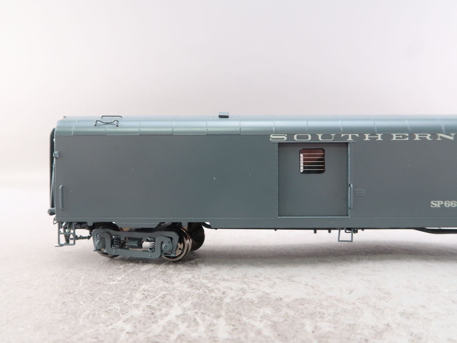 HO Brass Model - UTI 1027-5 SP Southern Pacific Economy Baggage Car ...