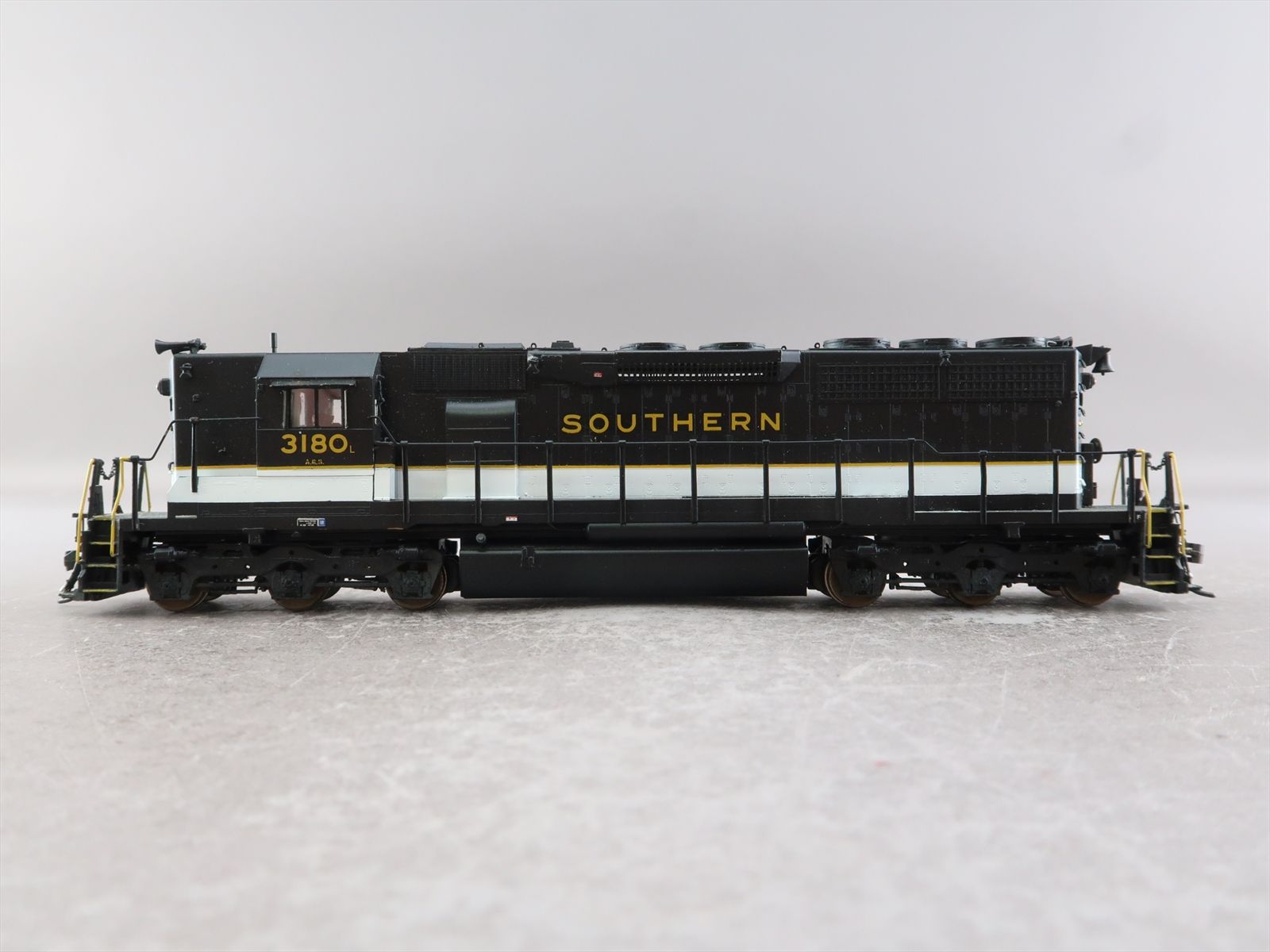 HO Brass Model - OMI 5390 SOU Southern SD40 Extended Range Dynamic Brakes Dash 2 Housing #3180 ...