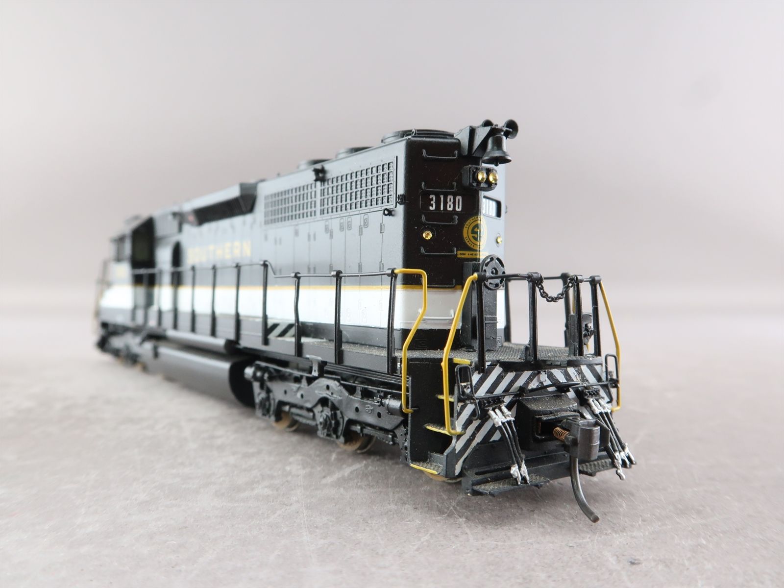 HO Brass Model - OMI 5390 SOU Southern SD40 Extended Range Dynamic Brakes Dash 2 Housing #3180 ...