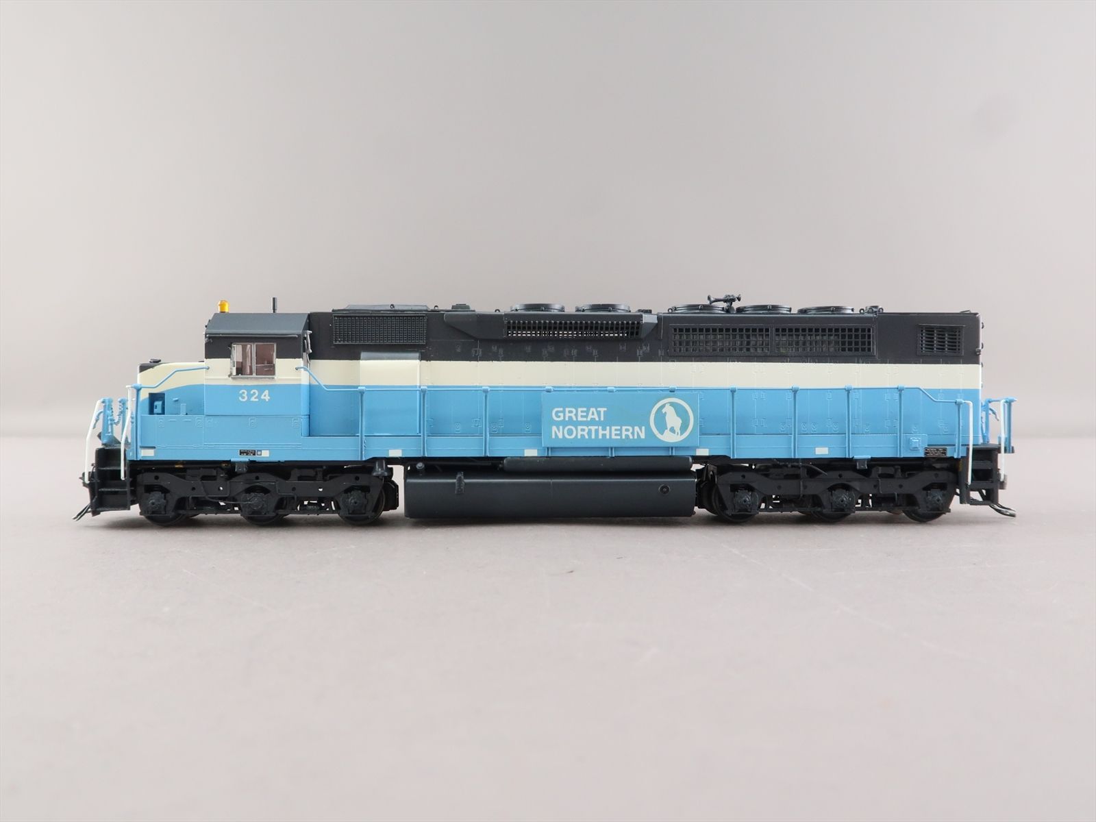 HO Brass Model - OMI 6346.2 GN Great Northern SDP40 BSB Big Sky Blue ...