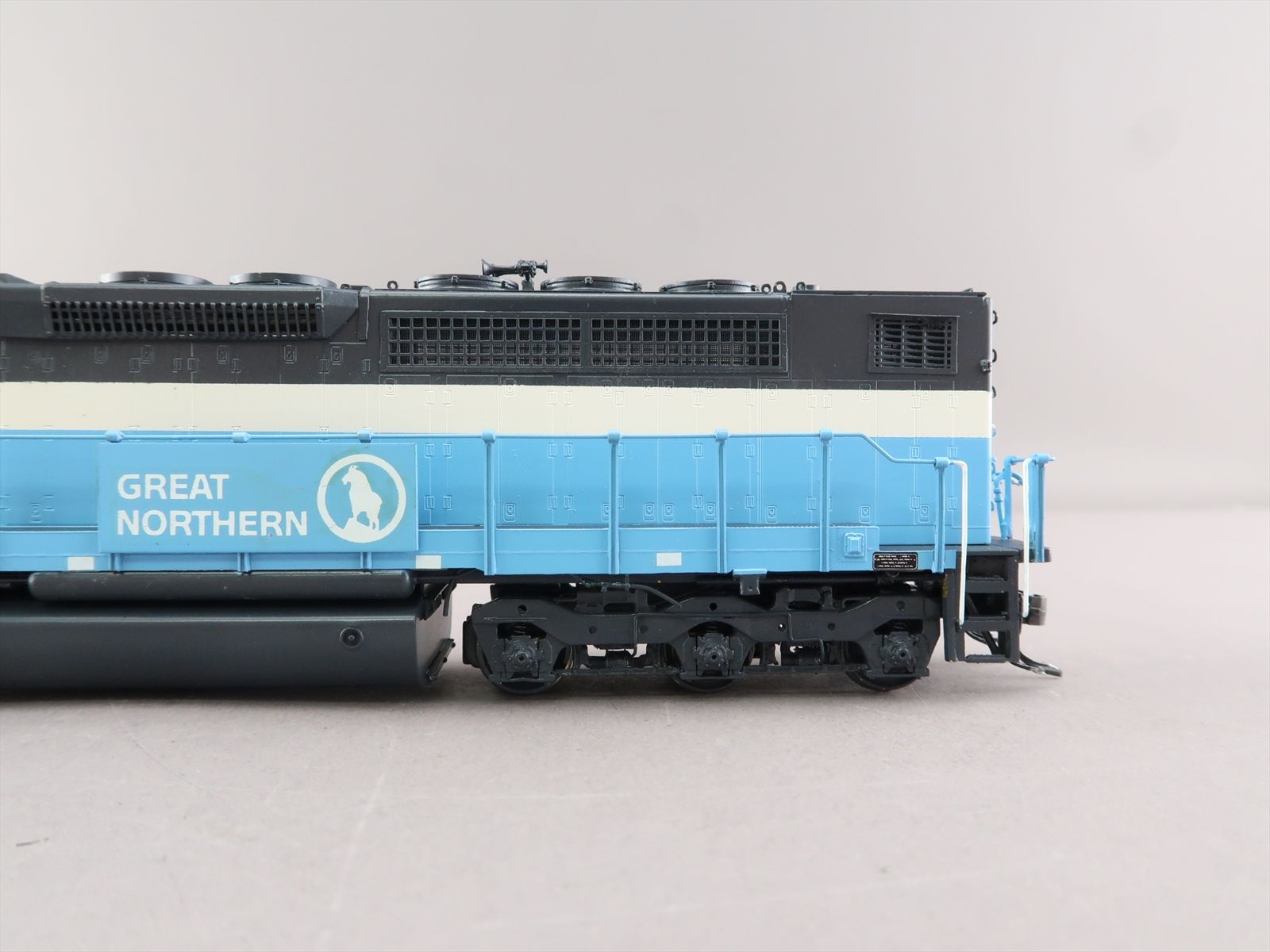 HO Brass Model - OMI 6346.2 GN Great Northern SDP40 BSB Big Sky Blue ...