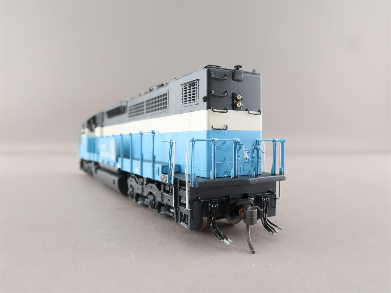 HO Brass Model - OMI 6346.2 GN Great Northern SDP40 BSB Big Sky Blue ...