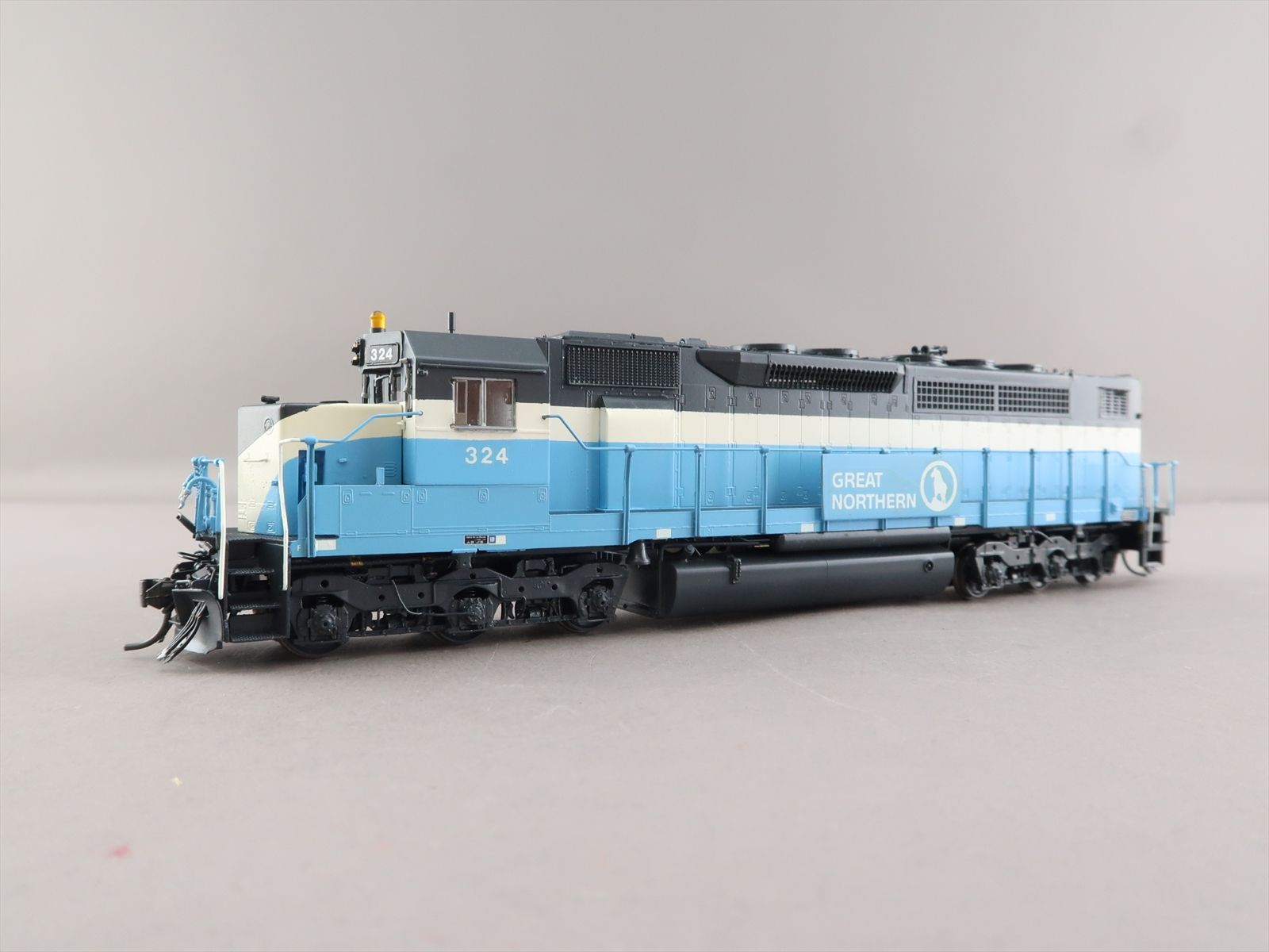 HO Brass Model - OMI 6346.2 GN Great Northern SDP40 BSB Big Sky Blue ...