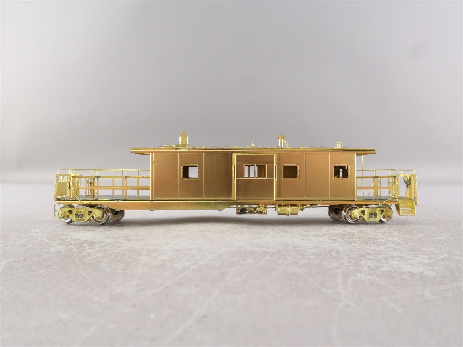 HO Brass Model - OMI 1285 Milwaukee Road B-W Bay Window Long Caboose ...