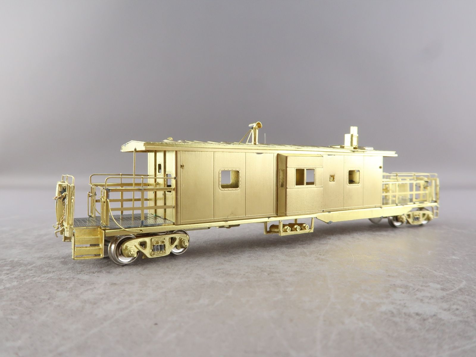 HO Brass Model - OMI 1285 Milwaukee Road B-W Bay Window Long Caboose ...