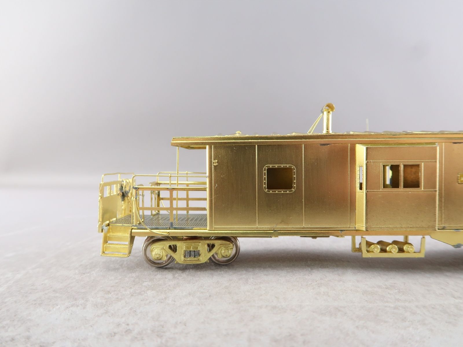 HO Brass Model - OMI 1285 Milwaukee Road B-W Bay Window Long Caboose ...