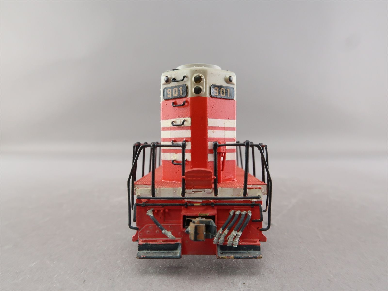 HO Brass Model - Oriental CB&Q Burlington EMD GP20 2000HP Low Hood #901 - Custom + Weathered ...