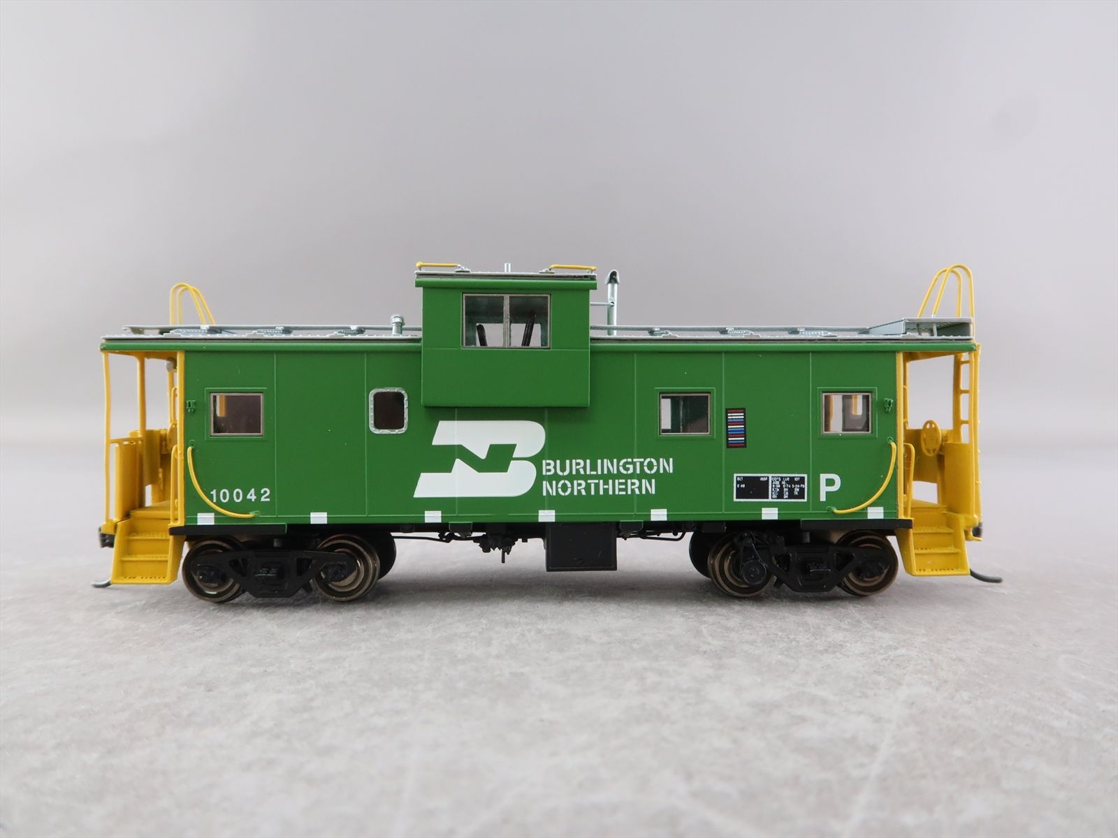 HO Brass Model - OMI 4243.2 BN Burlington Northern International W-V Wide Vision Caboose #10042 ...