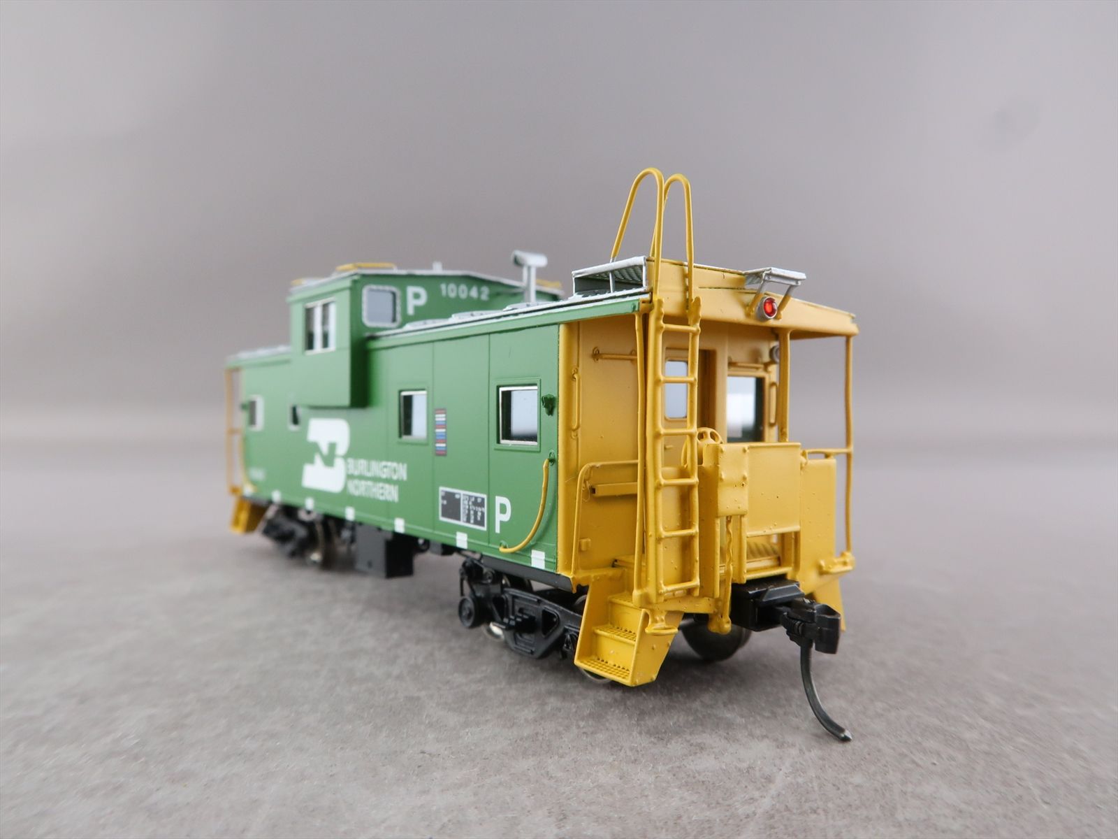 HO Brass Model - OMI 4243.2 BN Burlington Northern International W-V Wide Vision Caboose #10042 ...
