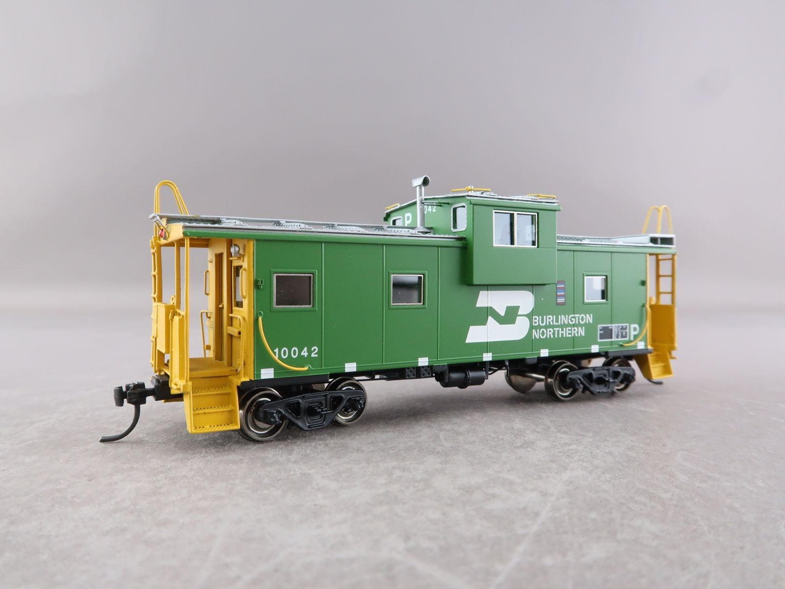 HO Brass Model - OMI 4243.2 BN Burlington Northern International W-V Wide Vision Caboose #10042 ...