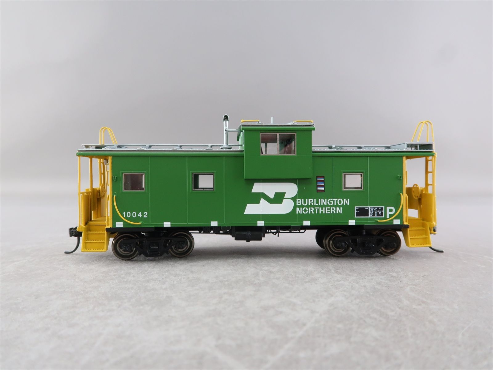 HO Brass Model - OMI 4243.2 BN Burlington Northern International W-V Wide Vision Caboose #10042 ...