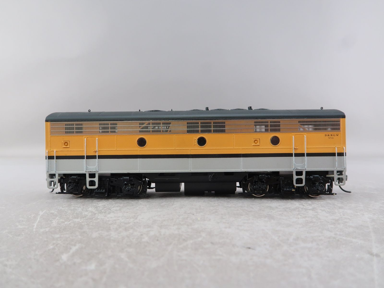 HO Brass Model - Oriental D&RGW F7 F7B 1500HP Phase II Diesel #5721 - Fair Repaint - 1987 Run ...