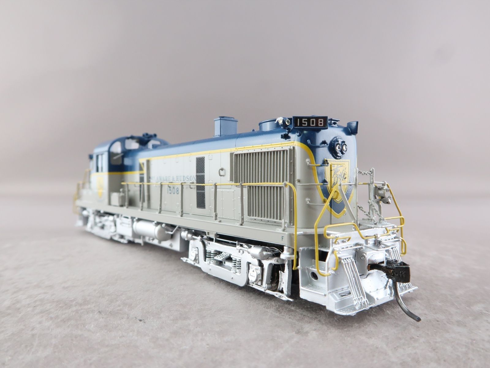 HO Brass Model - DP 8834.1 D&H RS-3 Blue / Grey / Yellow Stripe #1508 ...