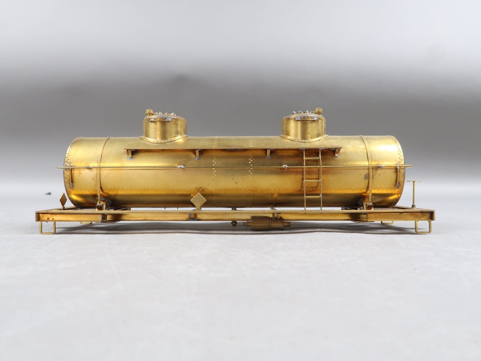 O Brass Model - USH 302 8,000 Gallon Double Dome Tank Car - Unpainted ...