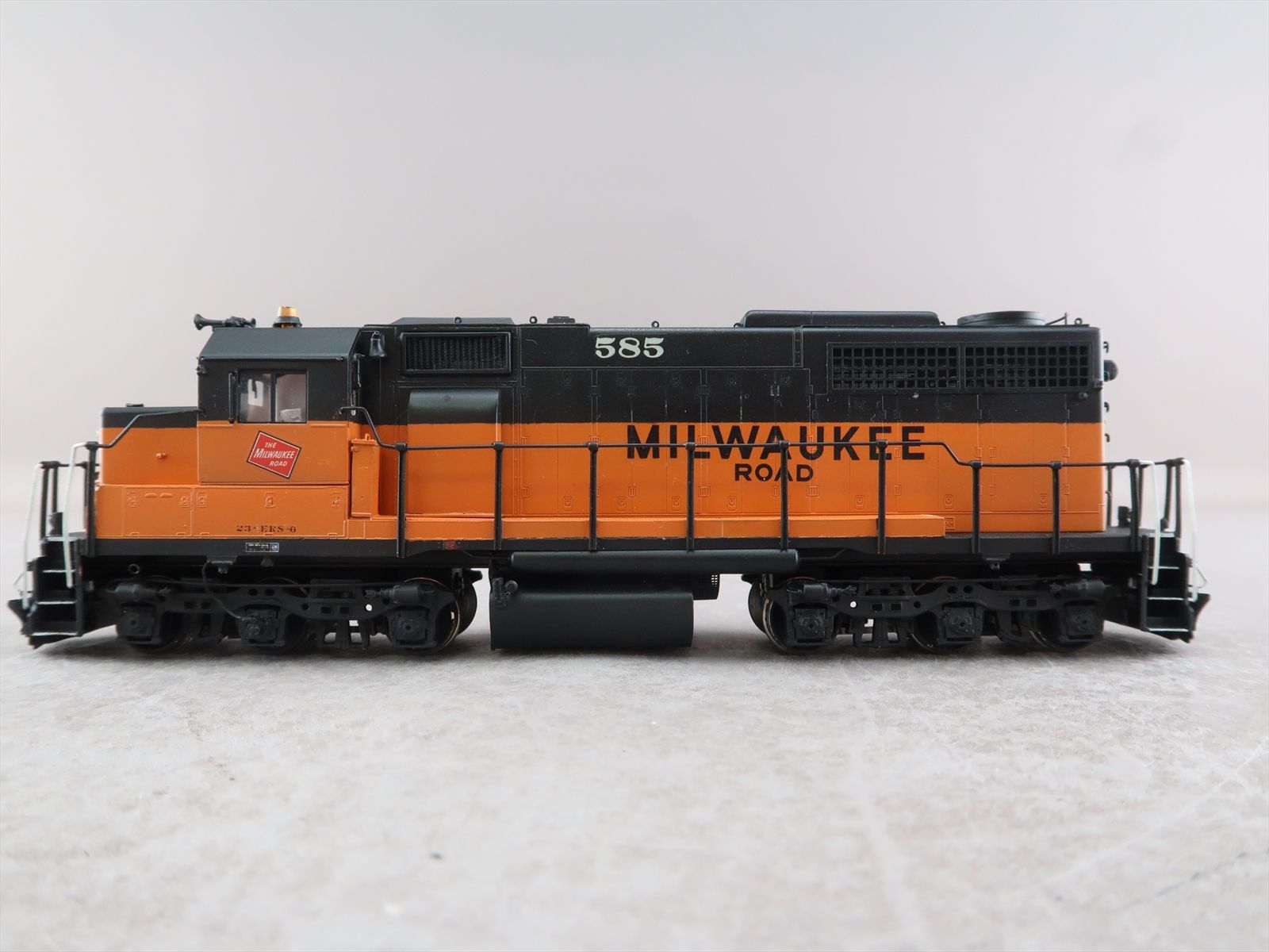 HO Brass Model - OMI 5119 MILW Milwaukee Road SDL39 #585 - Custom + Weathered - 1988 Run - Ajin