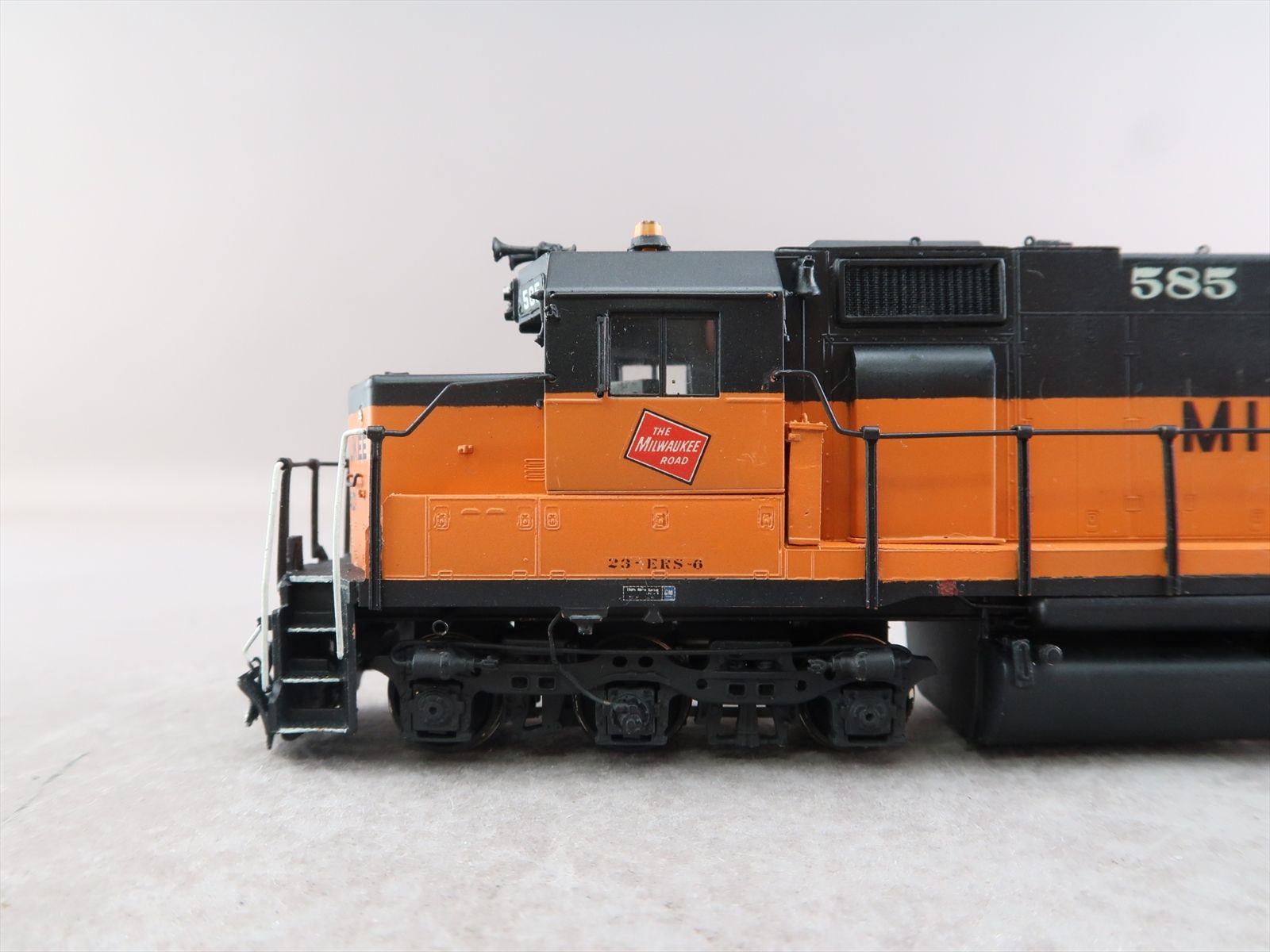 HO Brass Model - OMI 5119 MILW Milwaukee Road SDL39 #585 - Custom + Weathered - 1988 Run - Ajin