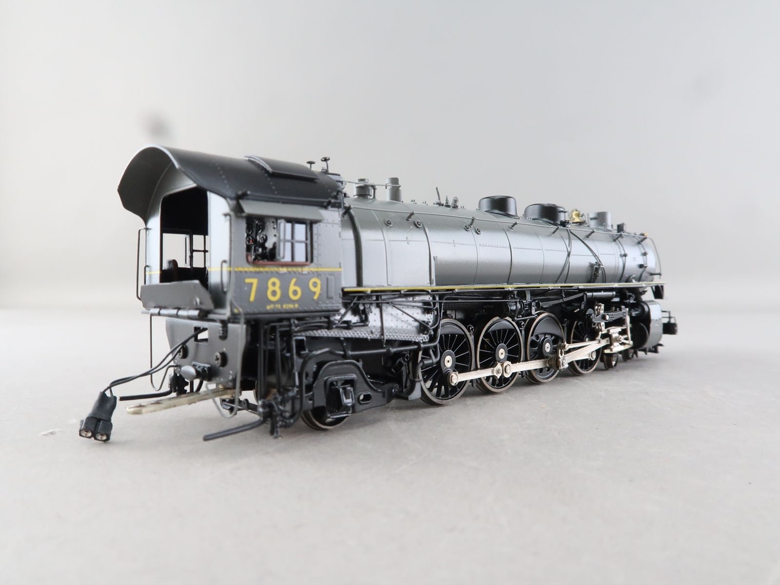 HO Brass Model - OMI 1562.2 UP Union Pacific 4-8-2 TTG w/ Yellow Stripe Oil Burner #7869 - F/P ...