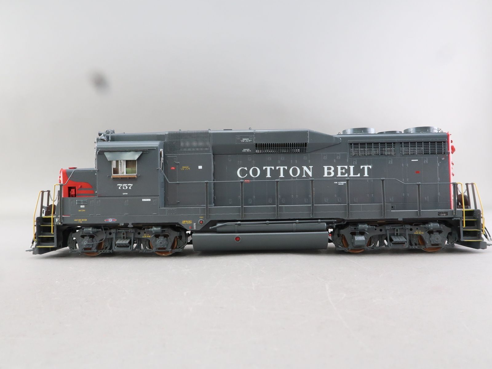 O Brass Model - OMI 0468 D&RGW as SSW Cotton Belt GP30 Phase II #757 - Custom - 1989 Run - Ajin